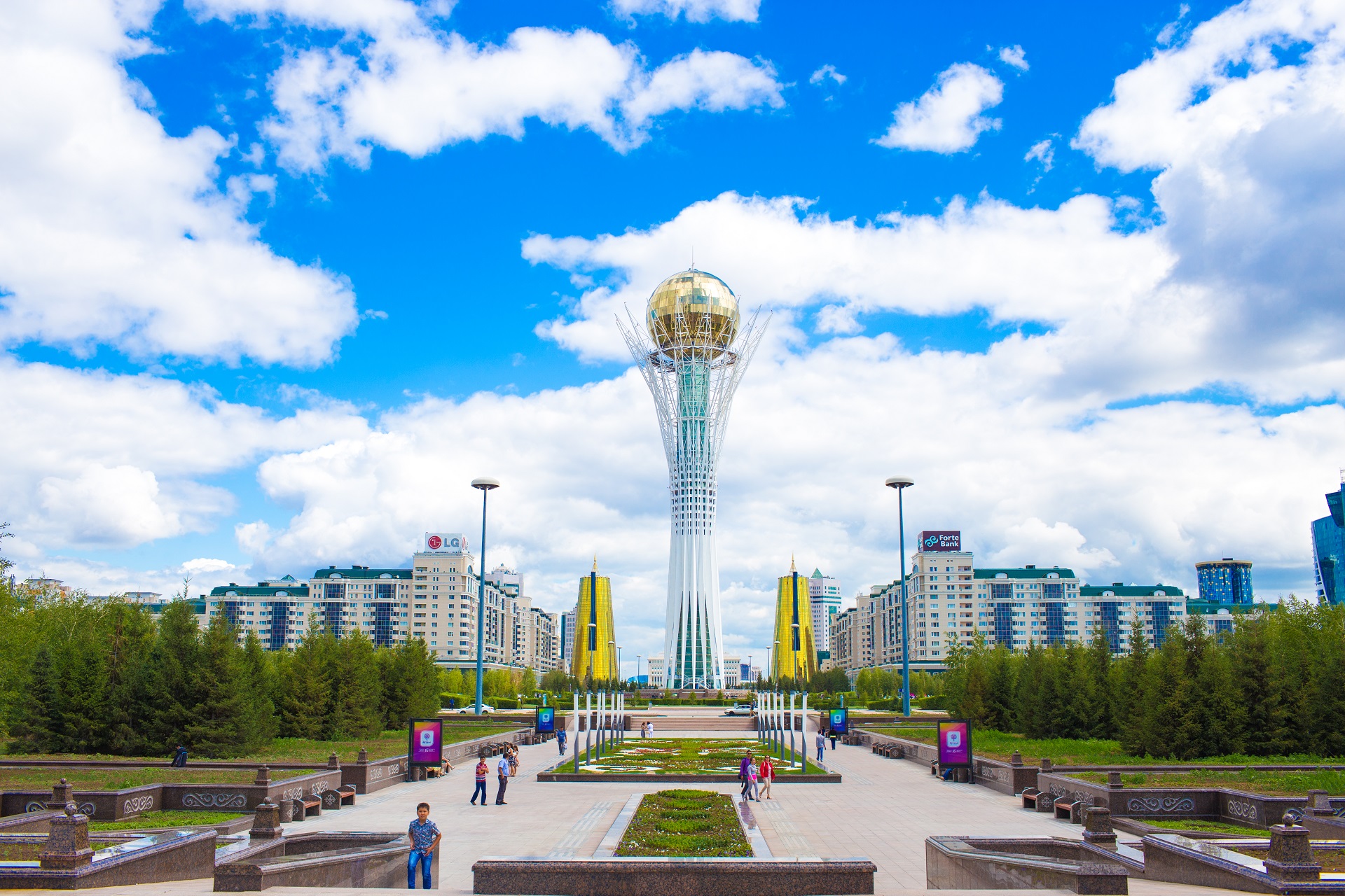 Baiterek Monument in Nur-Sultan | SKYWAY